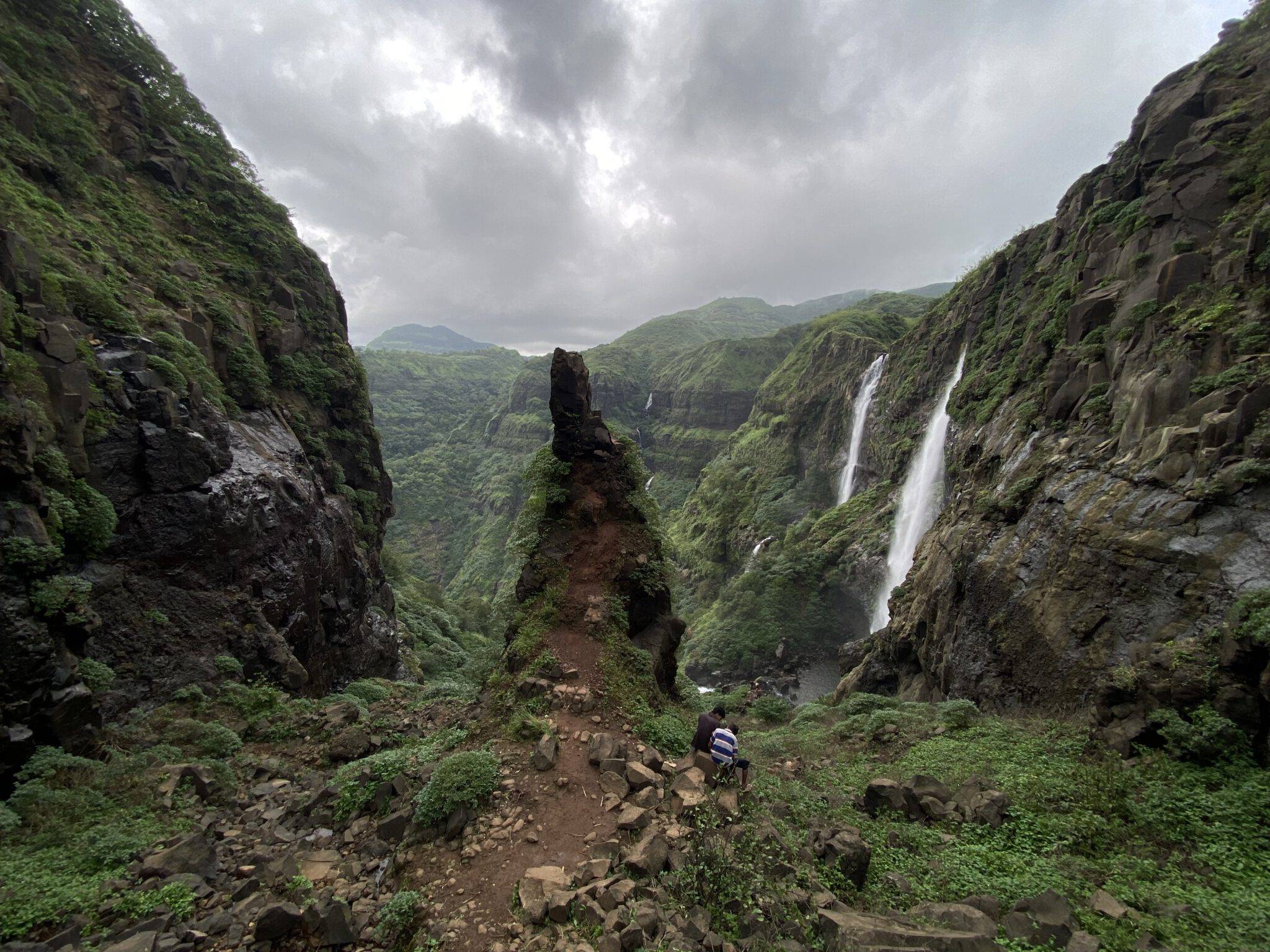 Complete Information to trek Lingya ghat waterfall from Pune and Mumbai ...