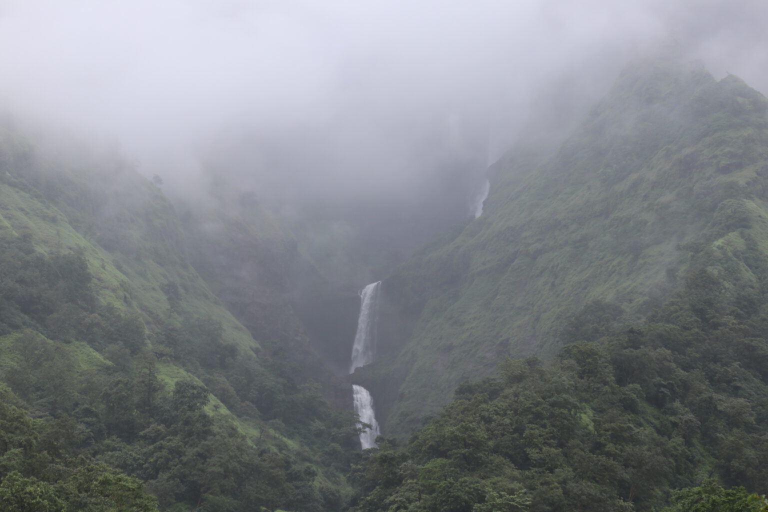 Guide to Kalu Waterfall trek in Malshej Ghat From Mumbai and Pune – Trekraw